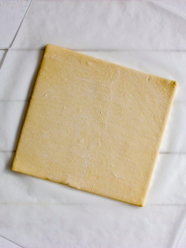 Blueberry Lemon Mini Puff Pastries - Easy to make using frozen puff pastry