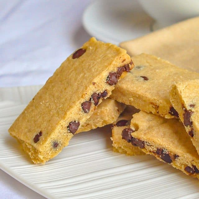 Best Shortbread Recipes. 15 versions of these buttery treats! Yum!