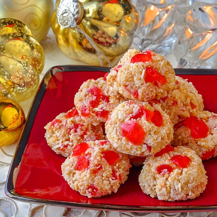 Easy Cherry Almond Macaroons 2 Great Flavours In 1 Treat Rock Recipes