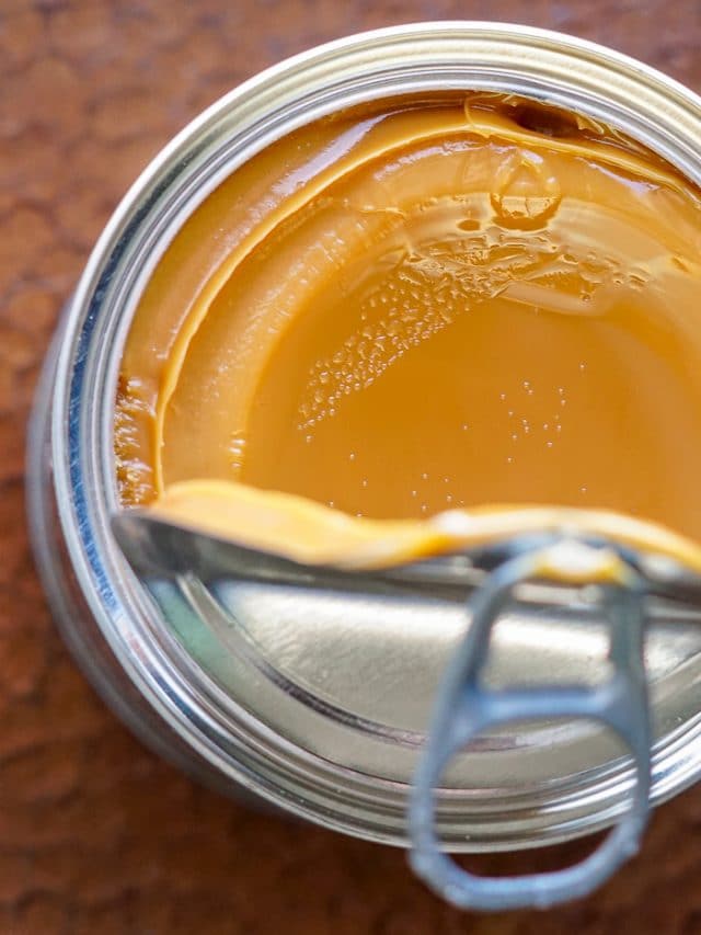 How to make Caramel Dulce de Leche from Sweetened Condensed Milk. So easy!