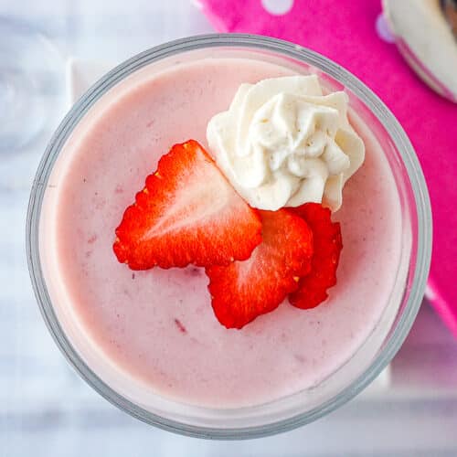 Easy Strawberry Marshmallow Mousse. Only 4 simple ingredients!!