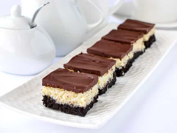 Coconut Bounty Cookie Bars. A chocolate & coconut lovers dream!